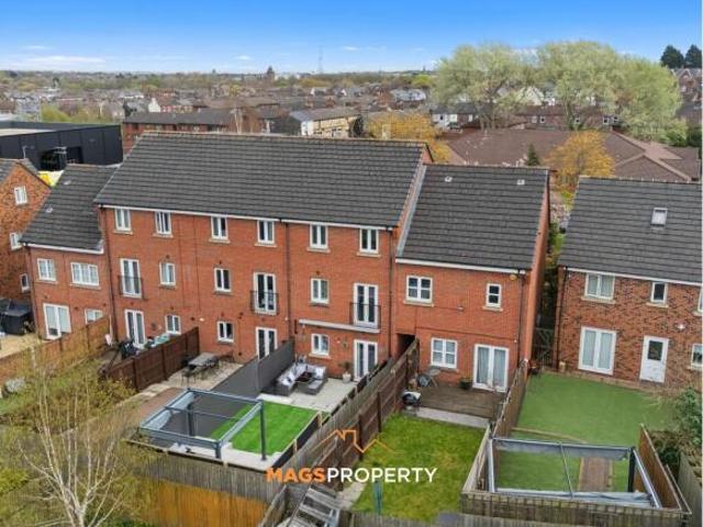 4 bedroom town house for sale in Belmont Grove, Liverpool, L6