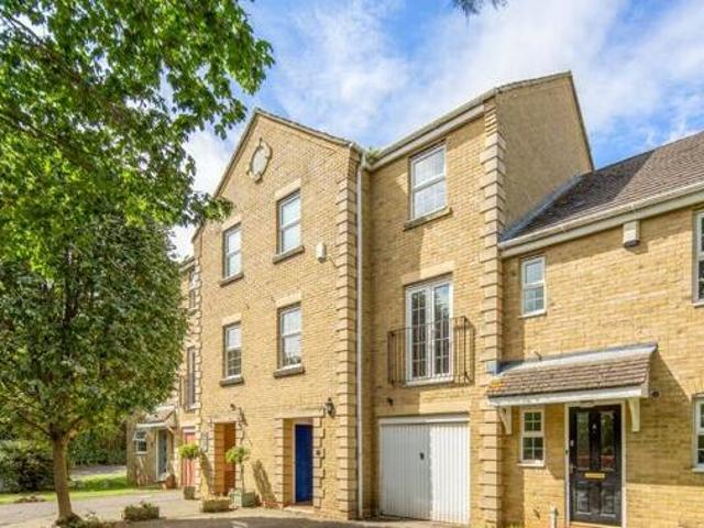 4 Bedroom Town House For Sale In Bicester, Oxfordshire