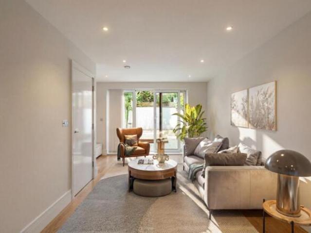 4 bedroom town house for sale in Bromyard Avenue Acton W3