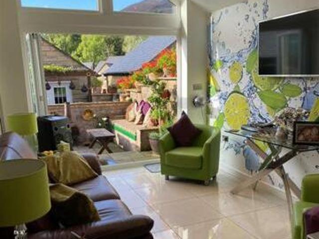 4 Bedroom Town House For Sale In Carrbrook