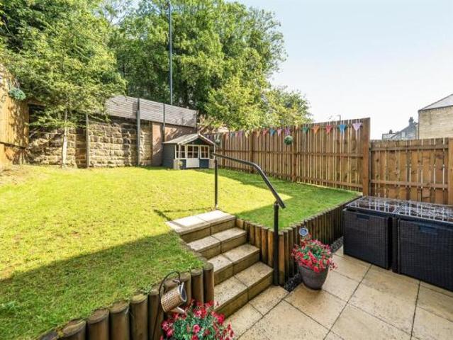 4 bedroom town house for sale in Catherines Walk, Horsforth, LS18