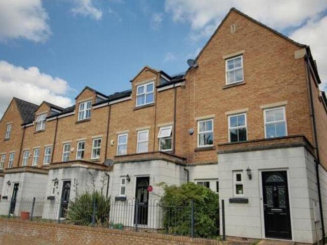 4 Bedroom Town House For Sale In Chapel Allerton