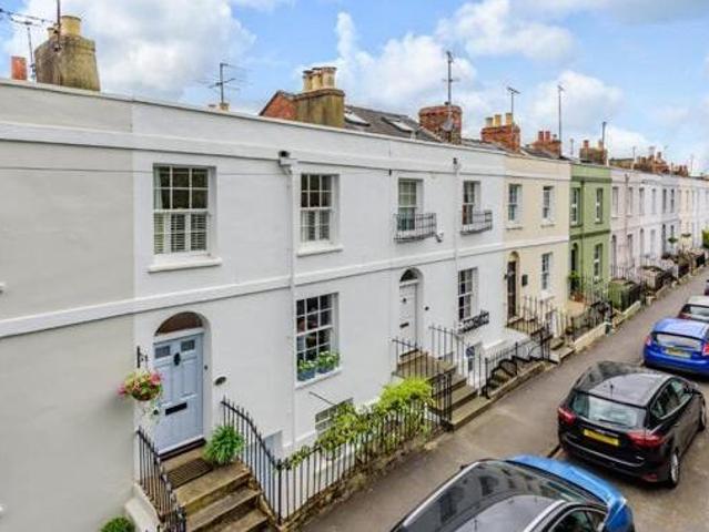 4 Bedroom Town House For Sale In Cheltenham, Gloucestershire