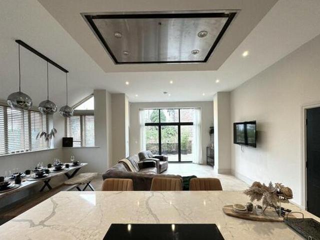 4 Bedroom Town House For Sale In Chester