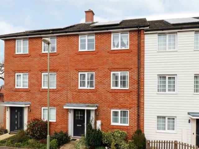 4 Bedroom Town House For Sale In Church Crookham