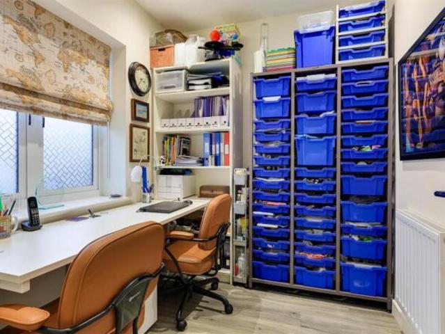 4 bedroom town house for sale in Coldhams Place, Cambridge, CB1