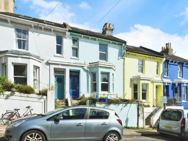 4 bedroom town house for sale in Cuthbert Road, Brighton, BN2