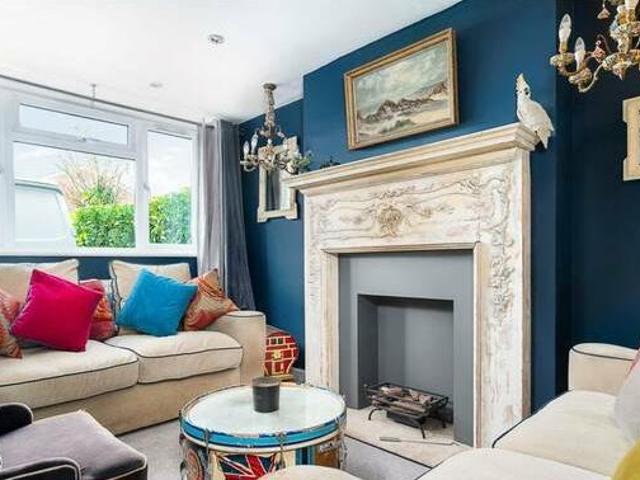 4 bedroom town house for sale in Damer Gardens HenleyonThames RG9
