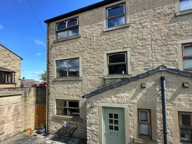 4 Bedroom Town House For Sale In Denholme