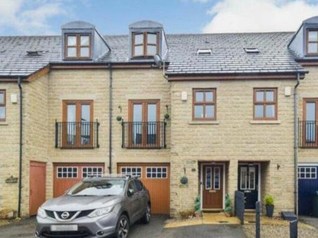 4 Bedroom Town House For Sale In Denholme, Bradford