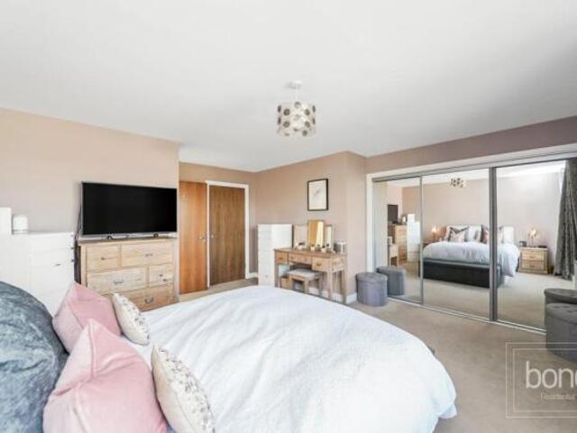 4 bedroom town house for sale in Dunn Side, Chelmsford, CM1