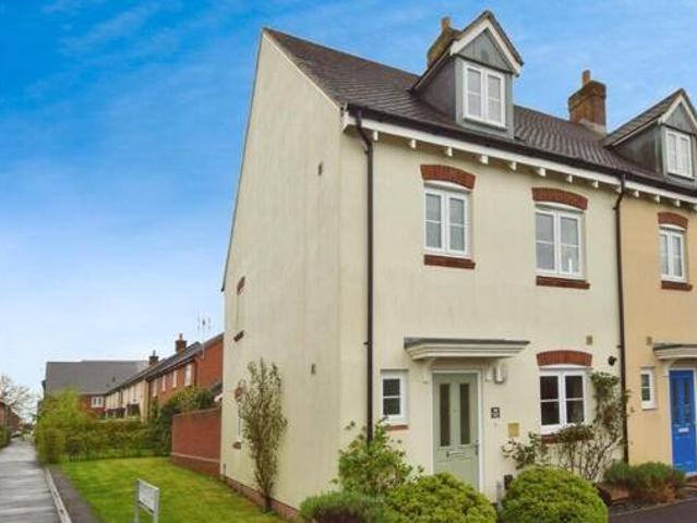 4 Bedroom Town House For Sale In Durrington