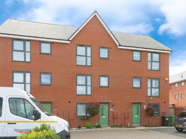 4 Bedroom Town House For Sale In Eagle Farm South