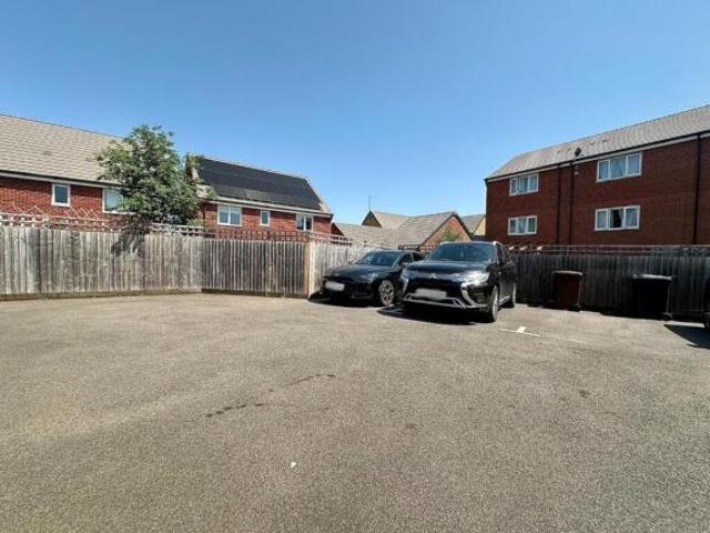 4 bedroom town house for sale in Emperor Crescent, Pineham Village, Northampton NN4