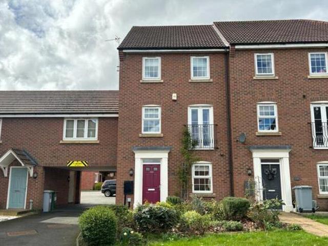 4 Bedroom Town House For Sale In Fernwood