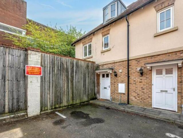 4 bedroom town house for sale in Flagstaff Court, Canterbury, CT1