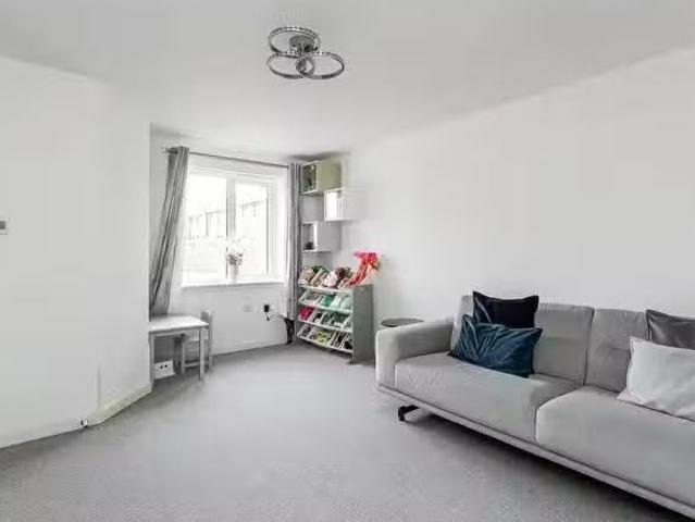 4 Bedroom Town House For Sale In Goldeneye Drive, Edinburgh, E.