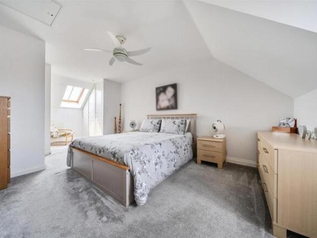4 bedroom town house for sale in Greenkeepers Road, Great Denham, Bedford, MK40