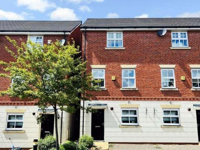 4 Bedroom Town House For Sale In Hale