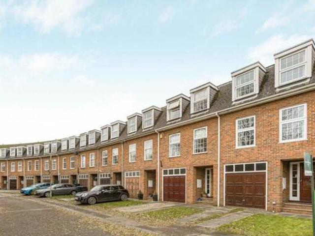4 Bedroom Town House For Sale In Hatfield