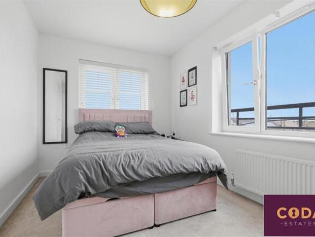 4 bedroom town house for sale in Honister Crescent Jackton, Glasgow, G75