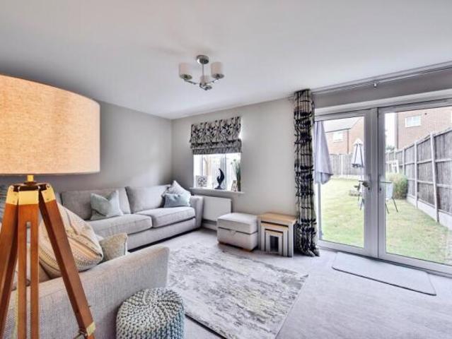 4 bedroom town house for sale in Hop Garden Crescent, Sittingbourne, ME9