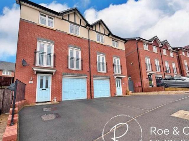 4 Bedroom Town House For Sale In Horwich