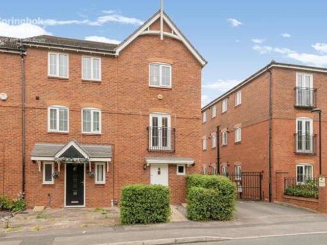 4 Bedroom Town House For Sale In Huddersfield