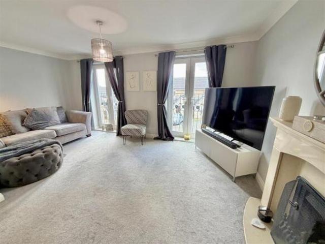 4 bedroom town house for sale in Hudson View, Wyke, BD12