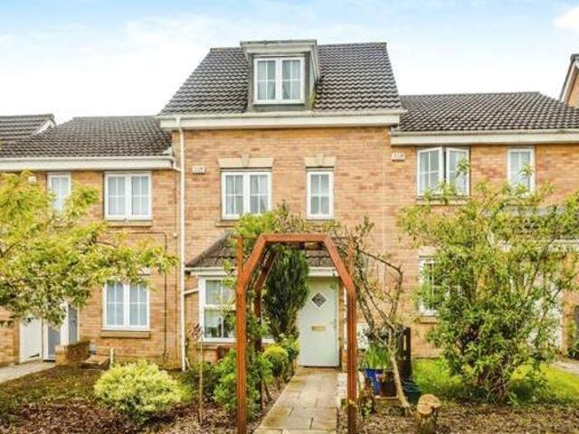4 Bedroom Town House For Sale In Illingworth