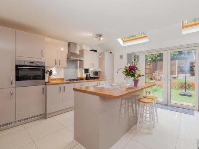 4 bedroom town house for sale in Kenyon Way, Langley, SL3