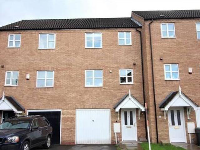 4 bedroom town house for sale in Kirtley Close Watnall Nottingham NG16 NG16