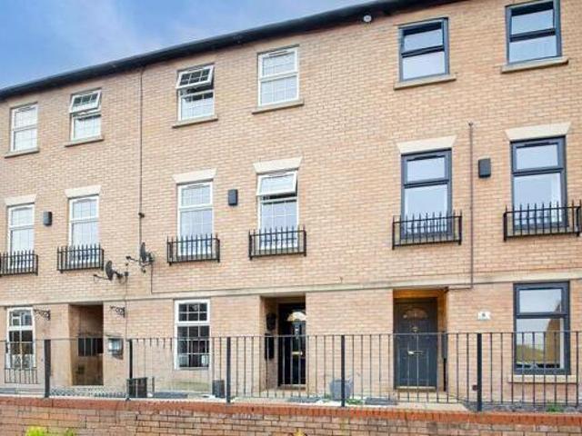 4 Bedroom Town House For Sale In Kiveton Park