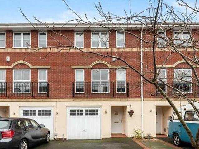 4 Bedroom Town House For Sale In Leigh