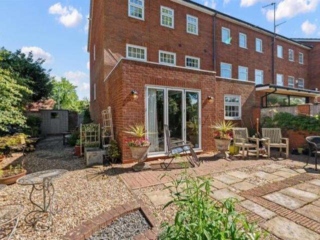4 bedroom town house for sale in Lillington Avenue, Leamington Spa, CV32
