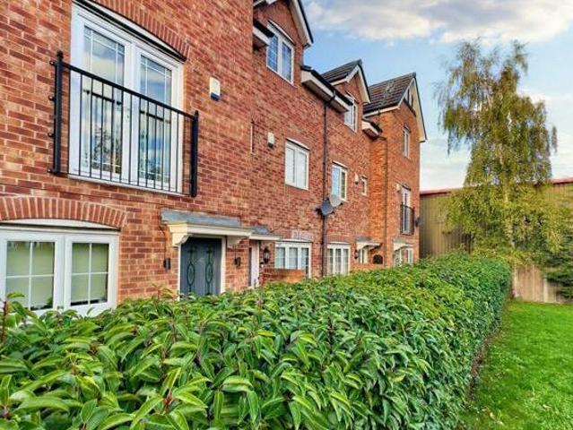 4 Bedroom Town House For Sale In Liversedge