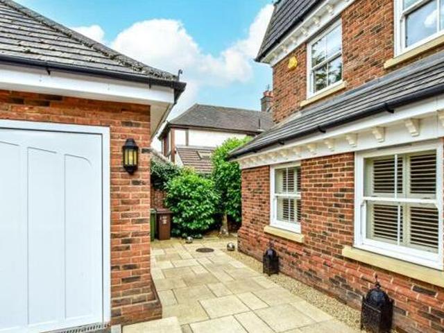 4 Bedroom Town House For Sale In London Road