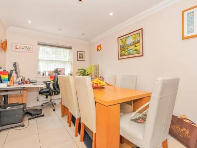 4 bedroom town house for sale in London Road, Langley, SL3