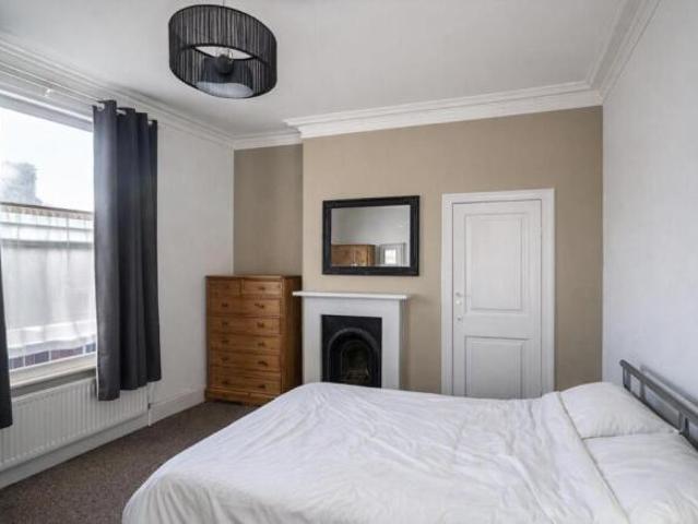 4 bedroom town house for sale in Markham Street, The Groves, York YO31 8NR, YO31