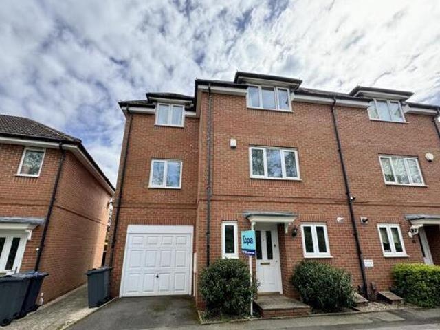 4 Bedroom Town House For Sale In Maypole, Birmingham