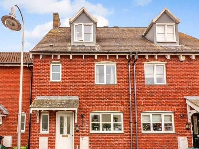 4 bedroom town house for sale in Meadow Place St Georges AMAZING VALUE 4 BEDS 3 BATHS BS22