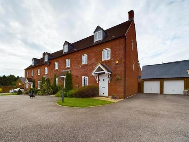 4 Bedroom Town House For Sale In Middleton Cheney