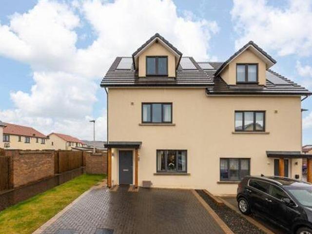 4 Bedroom Town House For Sale In Newton Village