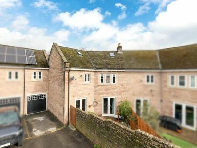 4 Bedroom Town House For Sale In New Mill