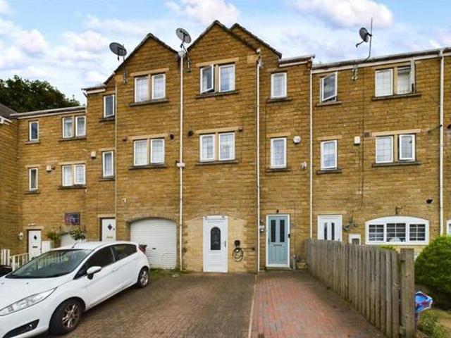 4 Bedroom Town House For Sale In Off Brackenbed Lane, Halifax