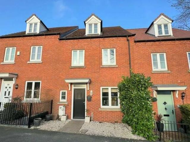 4 bedroom town house for sale in Poppyfields Marehay DE5