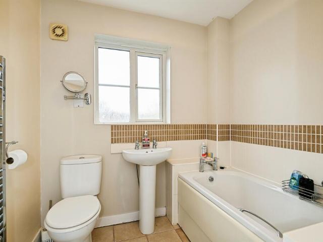 4 bedroom town house for sale in Reams Way, Kemsley, Sittingbourne, ME10
