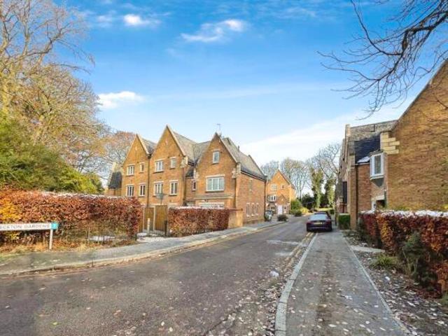 4 bedroom town house for sale in Reeceton Gardens, Heaton, BL1