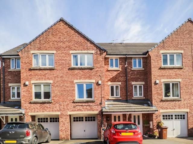 4 bedroom town house for sale in Royal Troon Drive Wakefield WF1