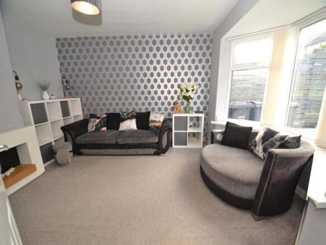 4 bedroom town house for sale in Sandfield Road, Thorpe Edge, Bradford, BD10